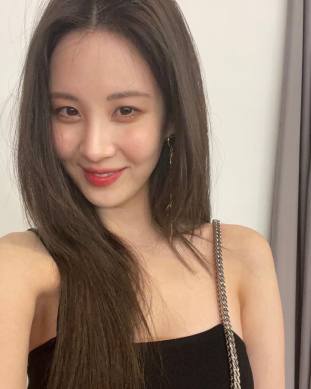 Check out the pretty selfies from SNSD Seohyun - Wonderful Generation
