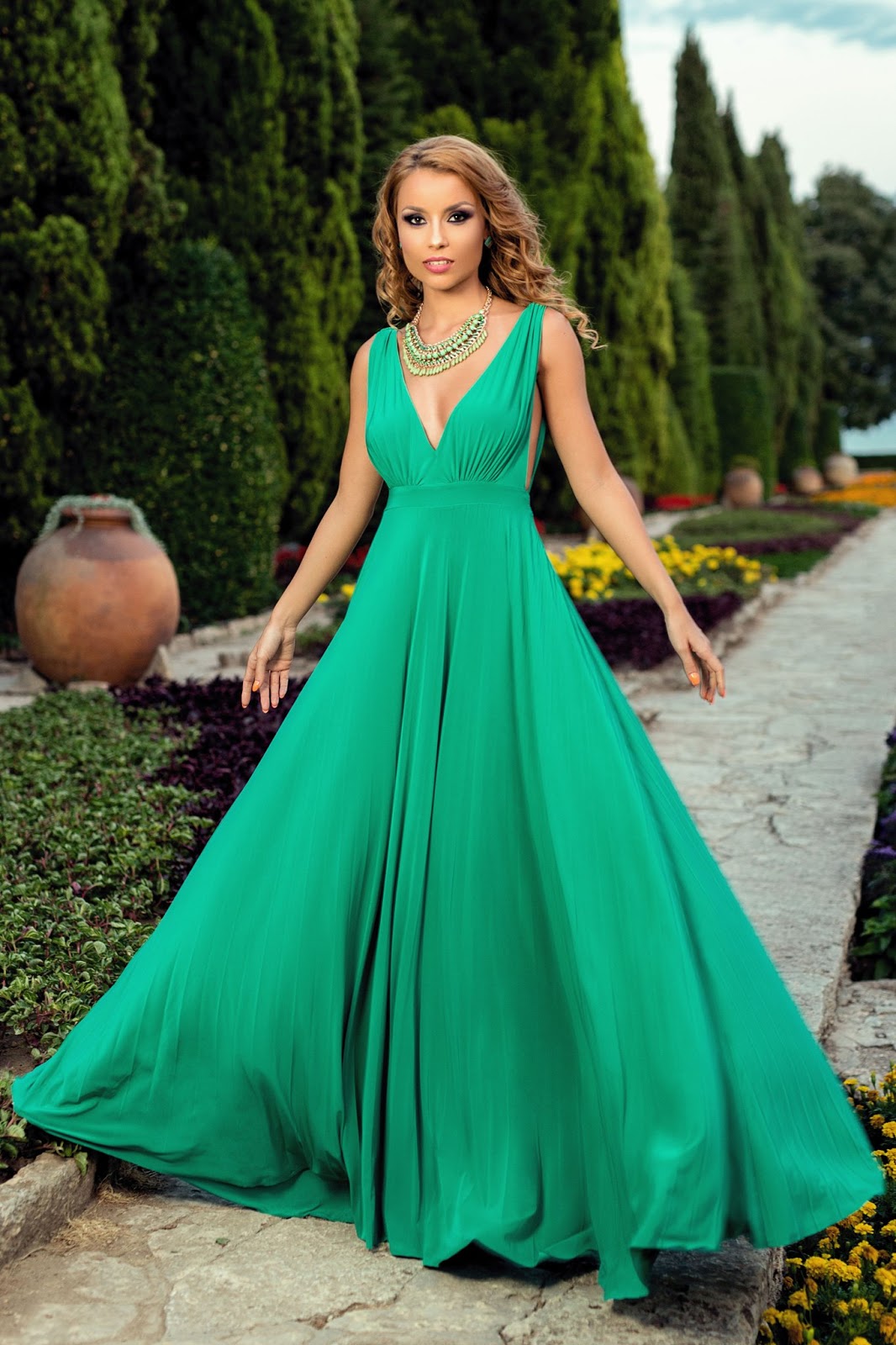 Rochii de seara lungi pentru evenimente | Fashion Blog