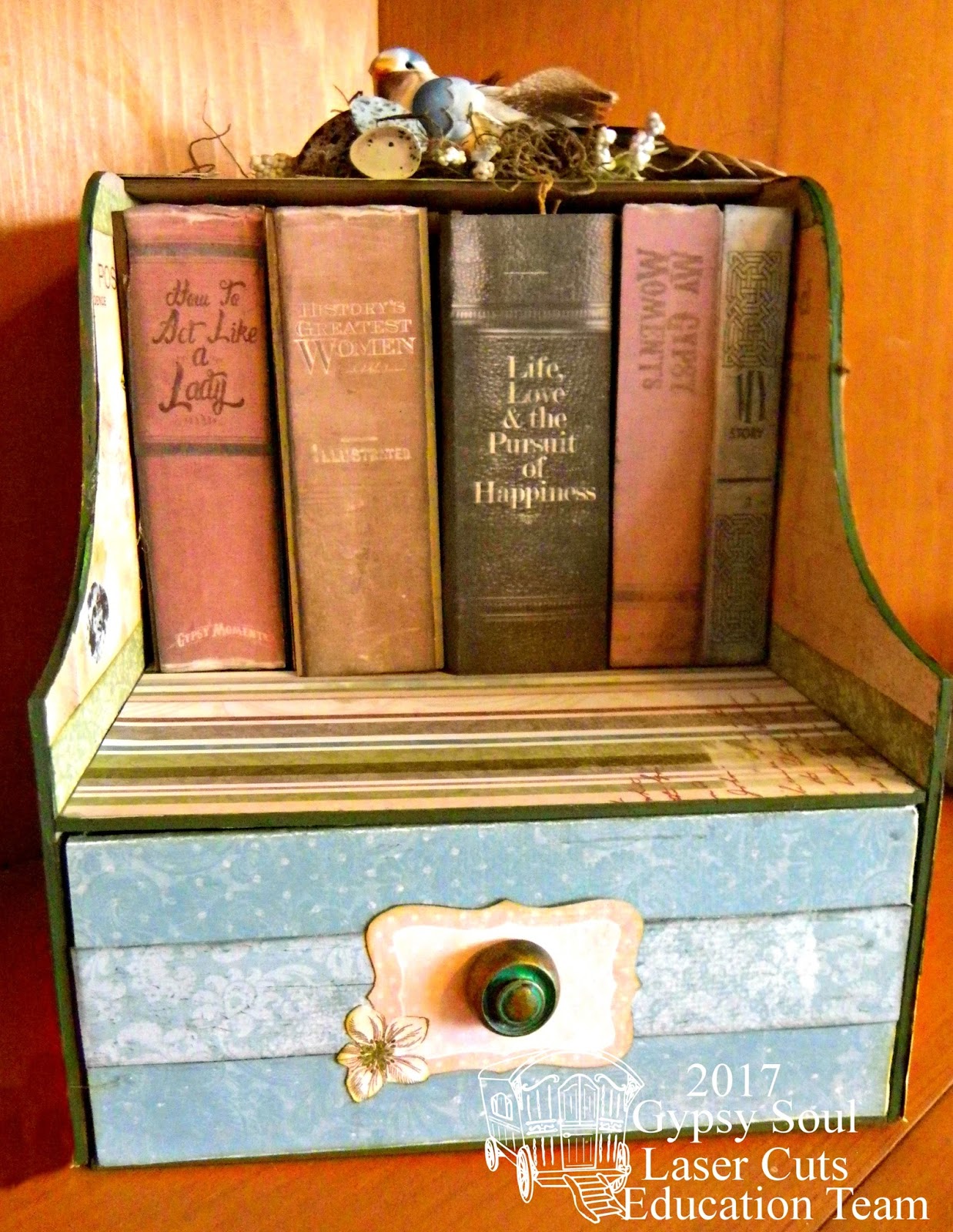 Scrappy Squirrel's Nest: Mini-books and bookcase for Gypsy Soul Lasercuts