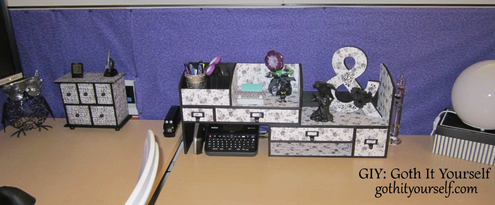 GIY: Goth It Yourself: Cubicle Makeover