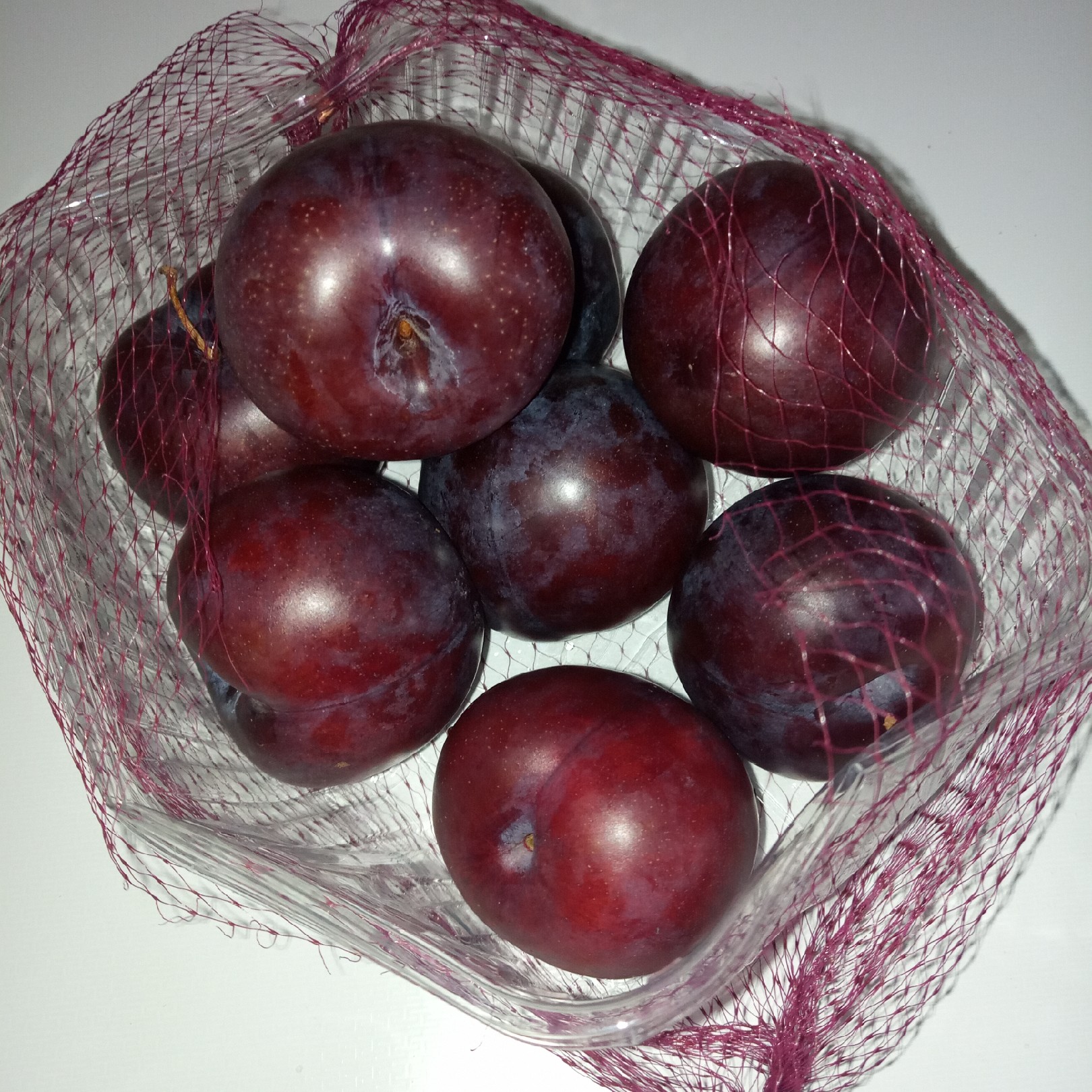 Supersupergirl's Food Reviews: M&S Prime Time Plums