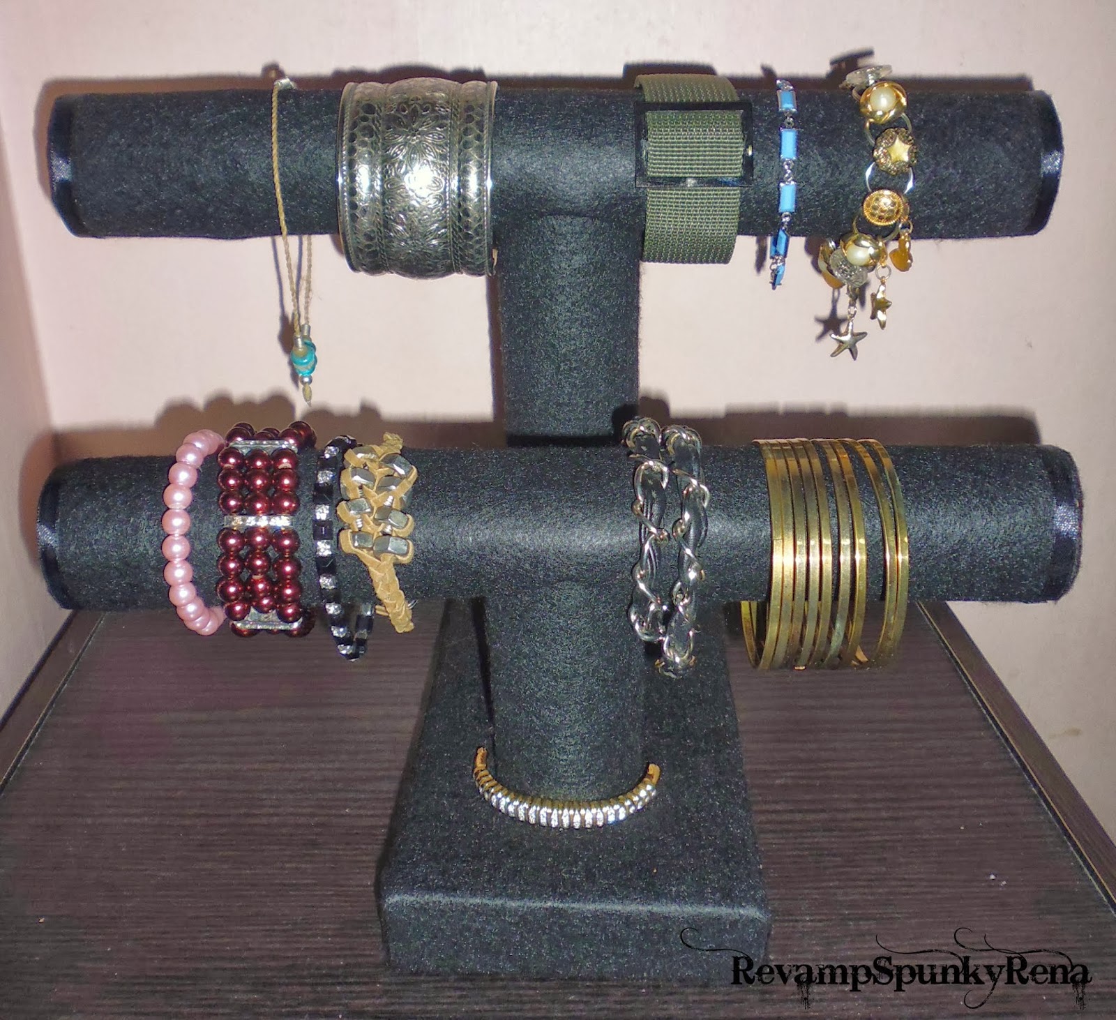DIY Bracelet Display Stand