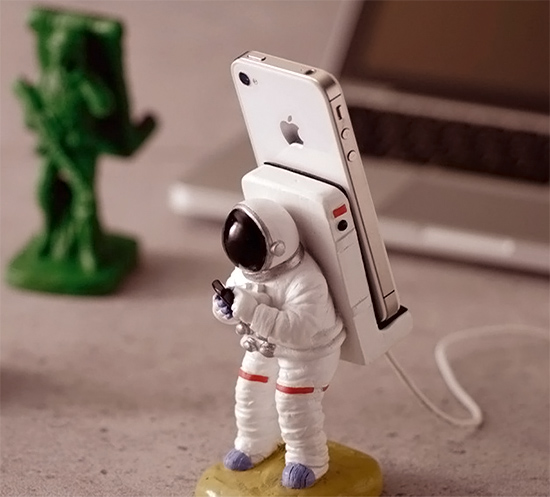 Astronaut Smartphone Stand | Go Gadget Plus