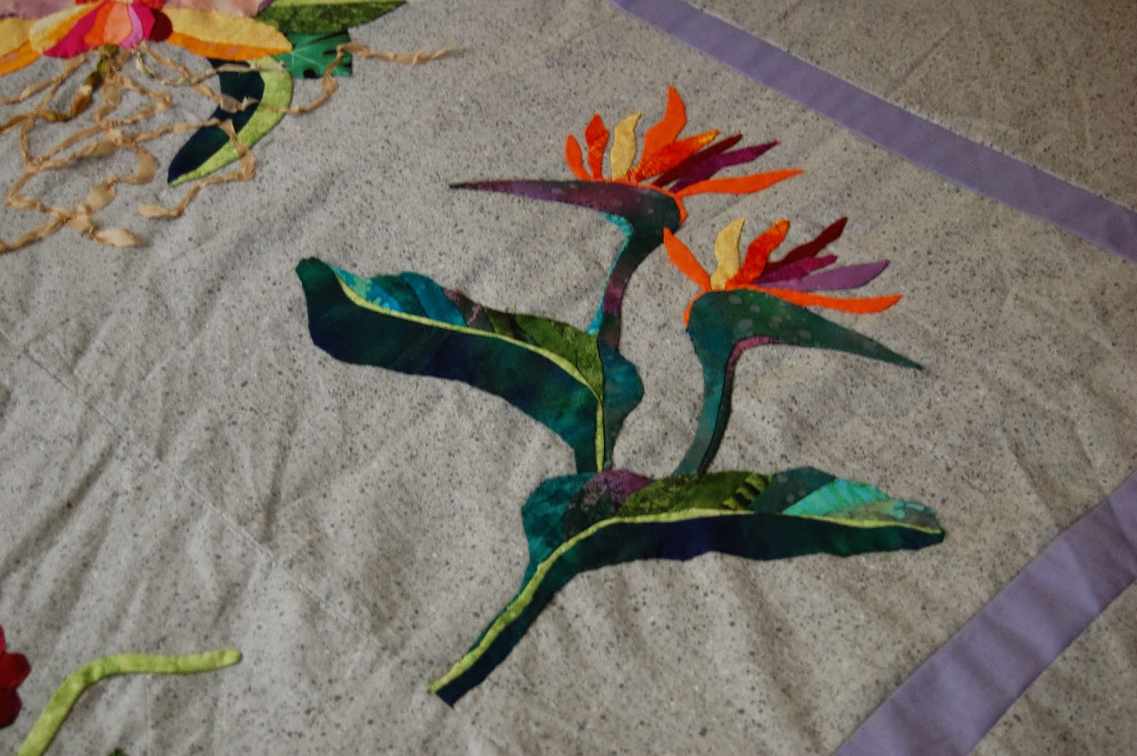 Creative Mischief: Tropical flower applique quilt