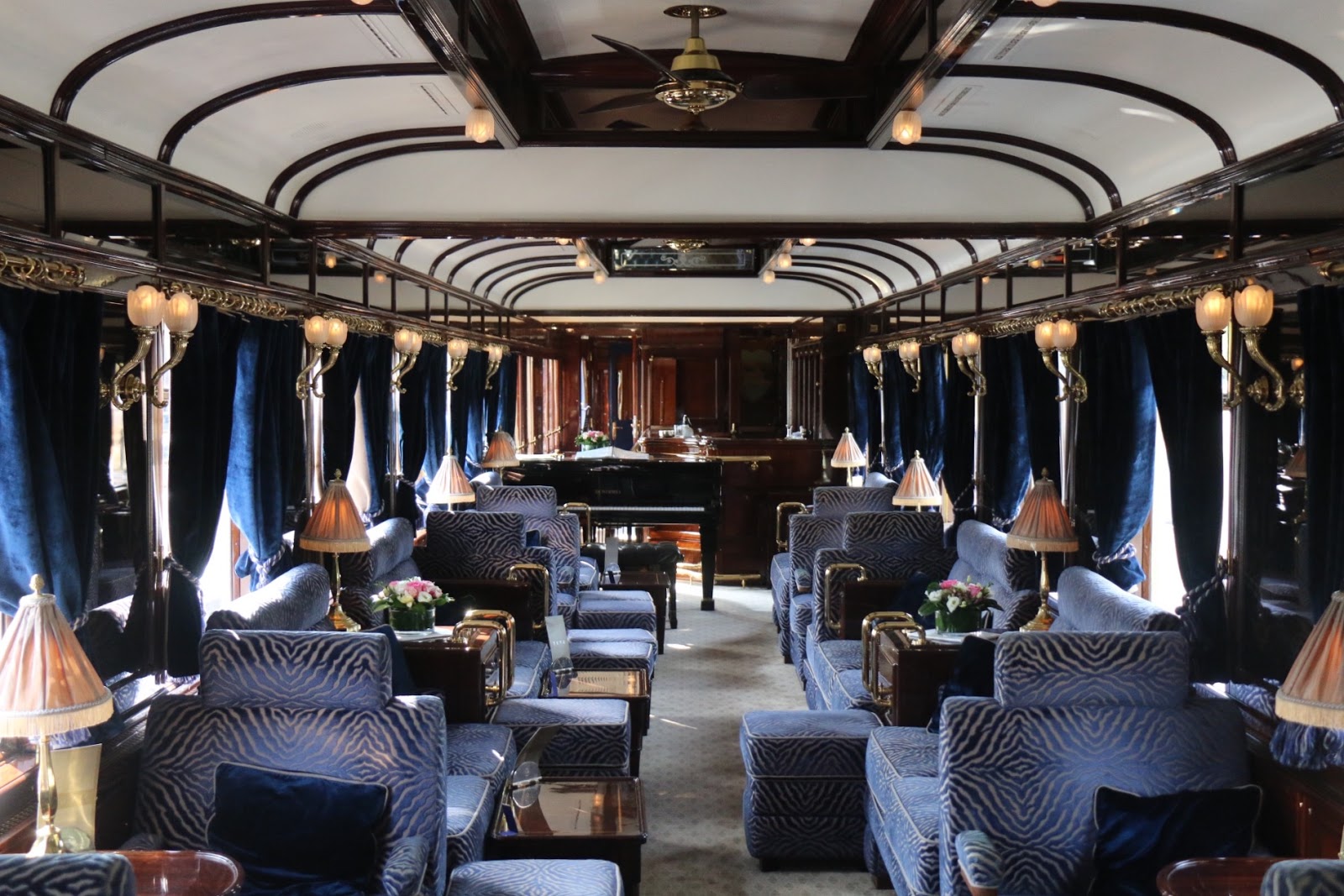 LA PASSION DU TRAIN: VSOE , la Voiture Bar 3674