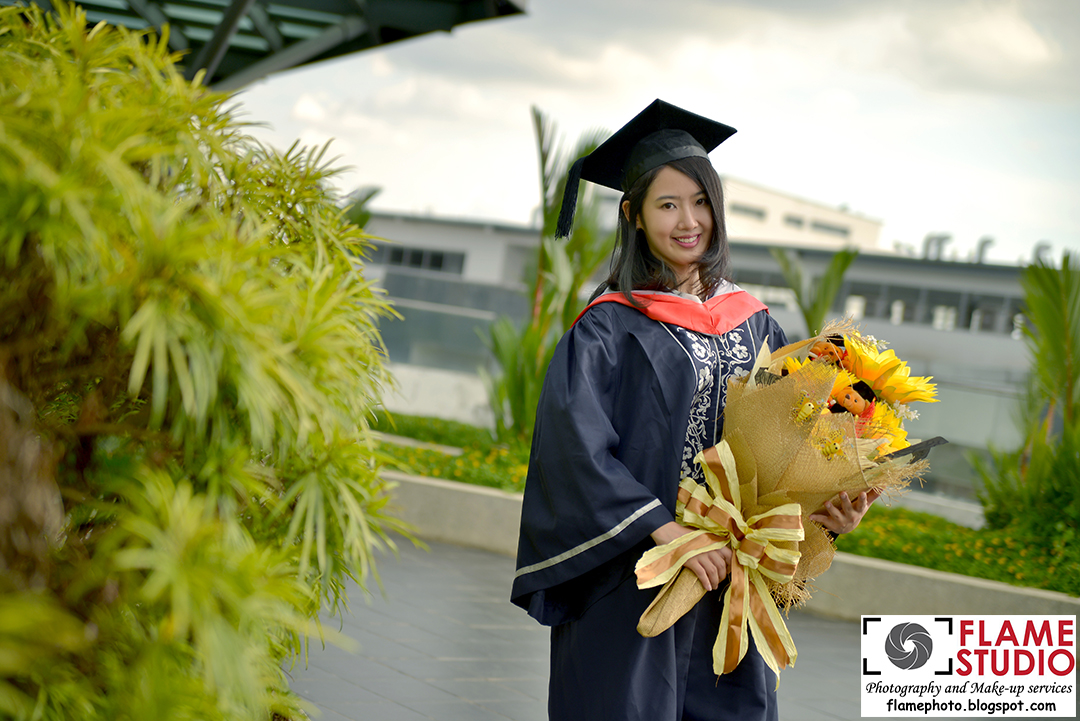 Flame Graduation Photography Studio: Graduation Convocation Family ...
