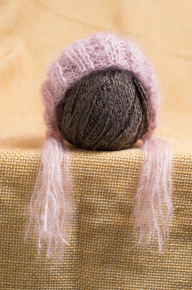 Yarn Psyche: Stories in Stitches: Baby Bonnets (a rant and a pattern)