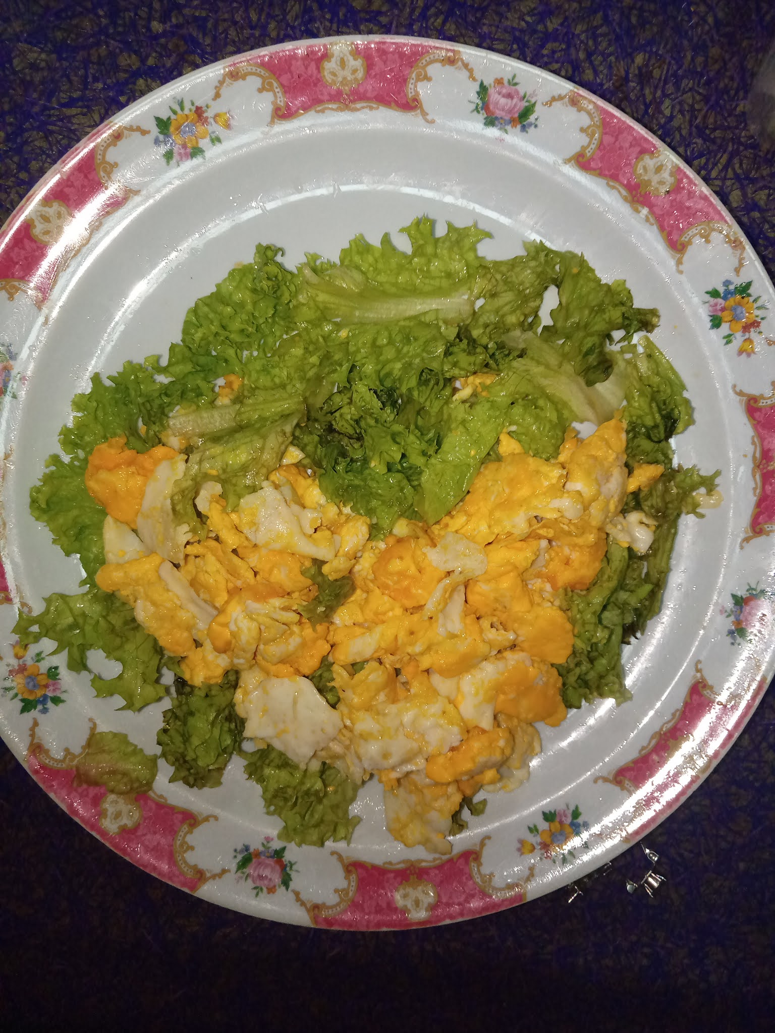 #4 Telur Goreng Hancur Bersama Salad