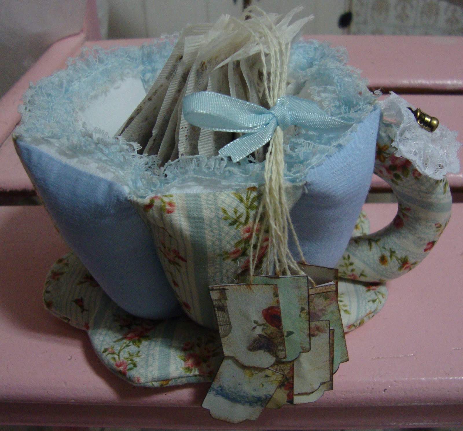 ...A Fada Arteira...: Xícaras de Patchwork!!!