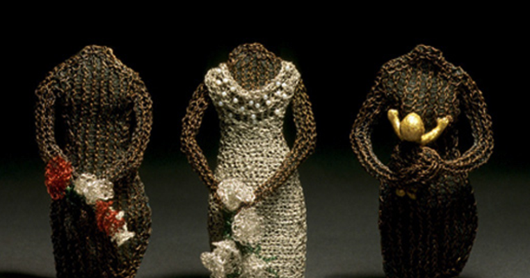 Intsomi ka Makoti : How does she deal with them?