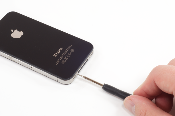 Cara Memperbaiki Layar iPhone 4 Pecah dan Retak