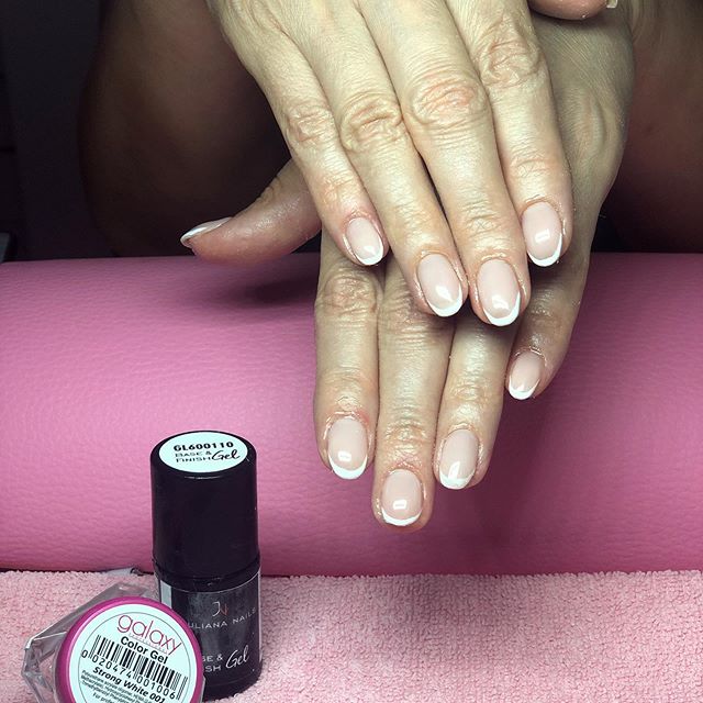 30+ Beautiful white Fall Nails Art Design for Career Women