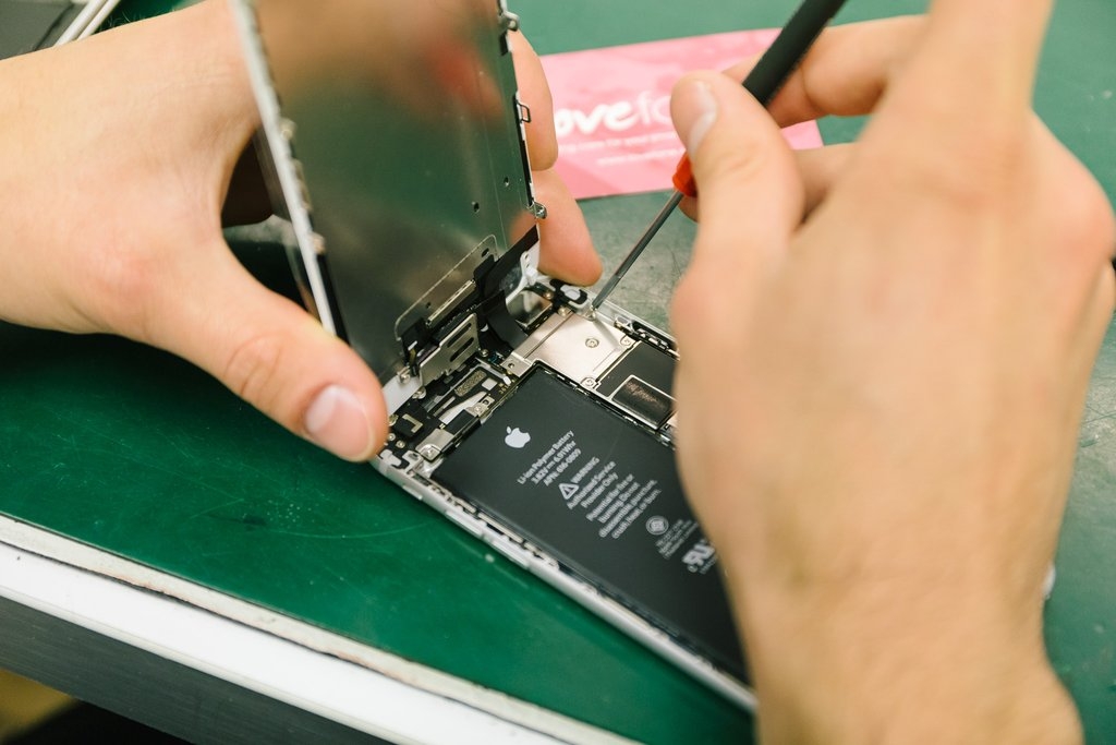 Design Stack: A Blog about Art, Design and Architecture: iPhones and ...