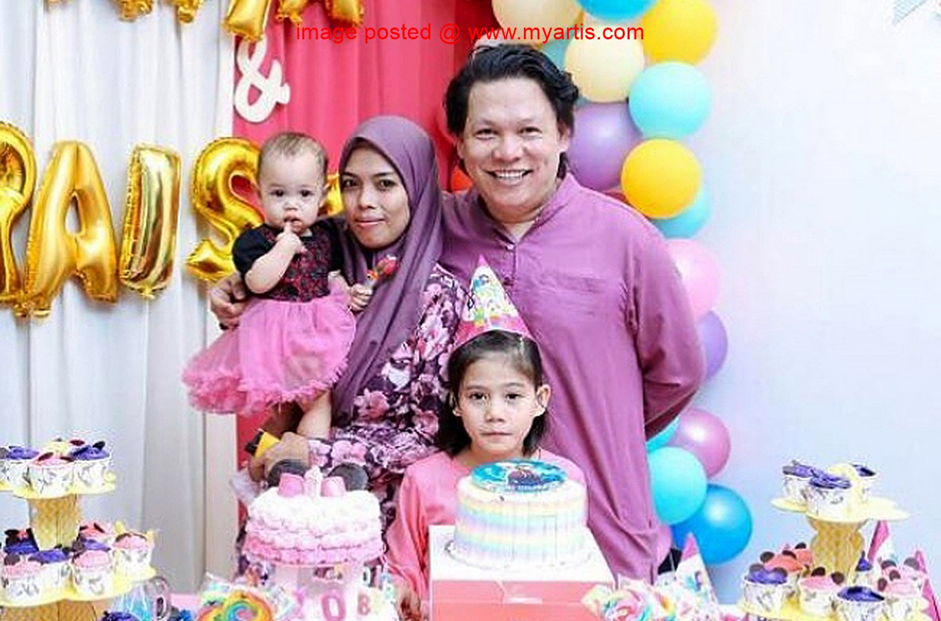 MYARTIS.COM | MYARTIS | MY | ARTIS: ISTERI SELAMAT BERSALIN - RONNIE HUSSEIN TIMANG ANAK KEDUA ...