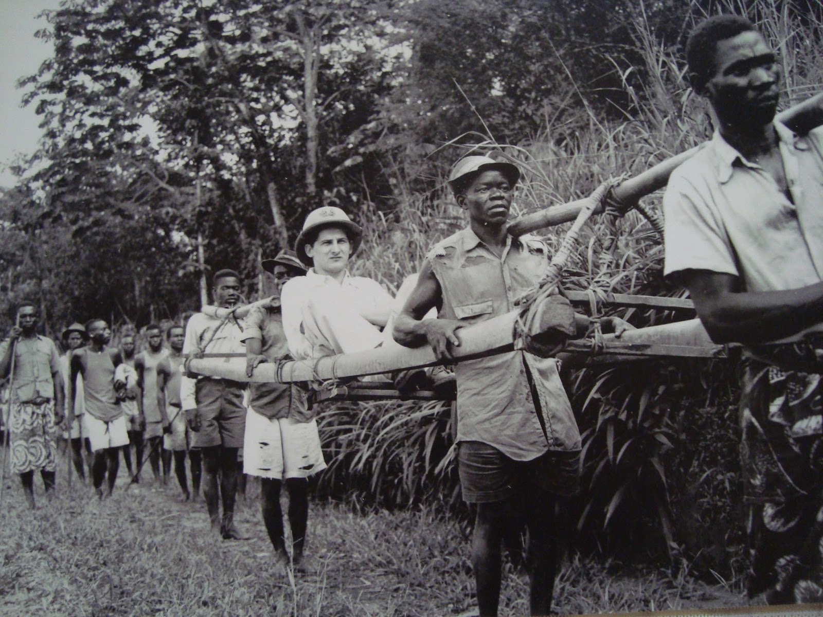 "S" obéit et "R" agit: Tipoye