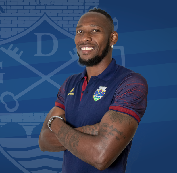 Defesa central Kevin Medina é reforço do Desportivo de Chaves ...