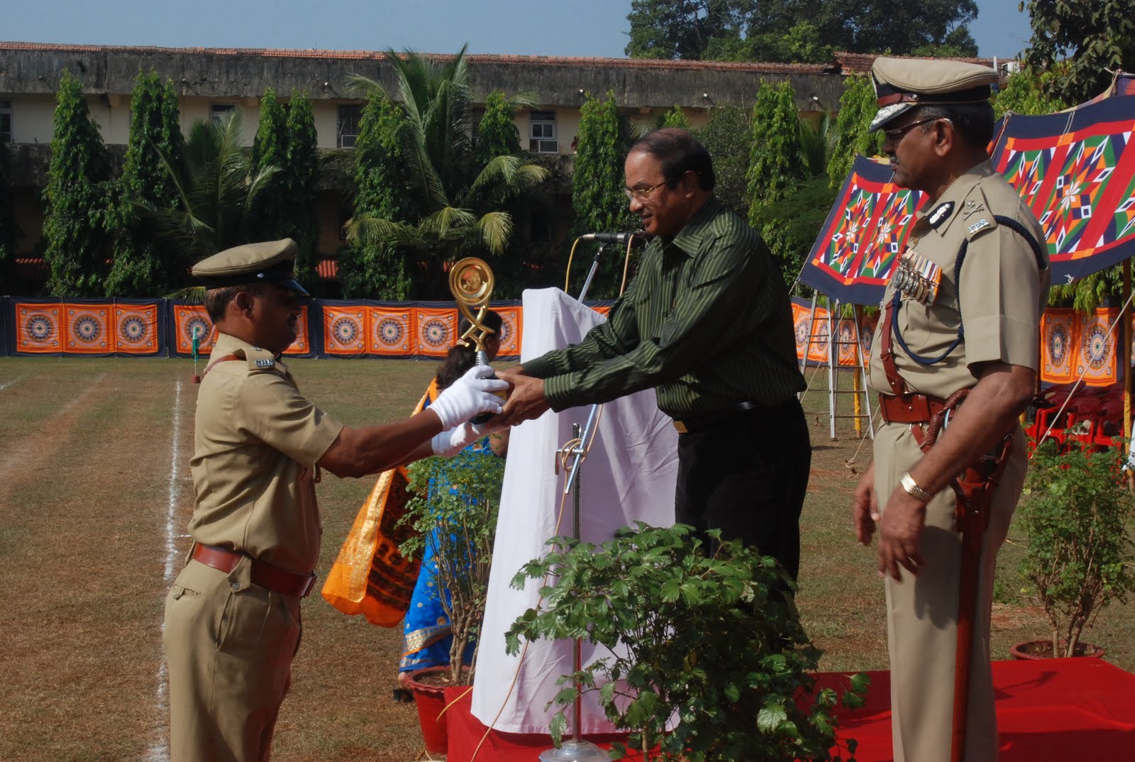 THE VOLUNTEER: Goa Home-Guard/ Civil Defence celebrates Raising Day 2011