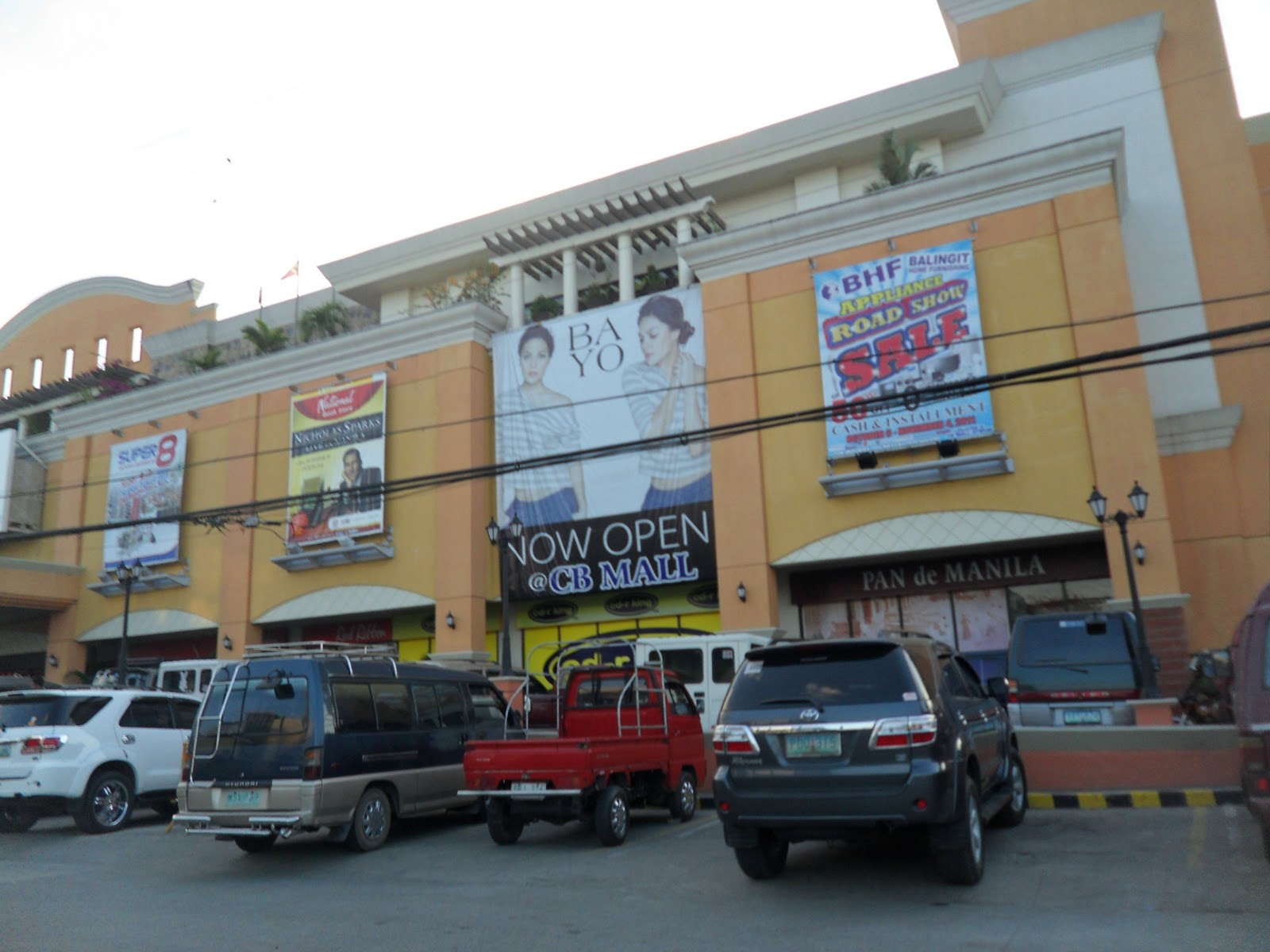 Jonaflormicfren: Carabao at Urdaneta City Traffic Lights Corner
