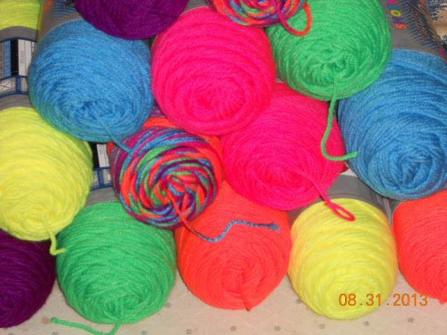 Charlotte's Web: Neon yarn