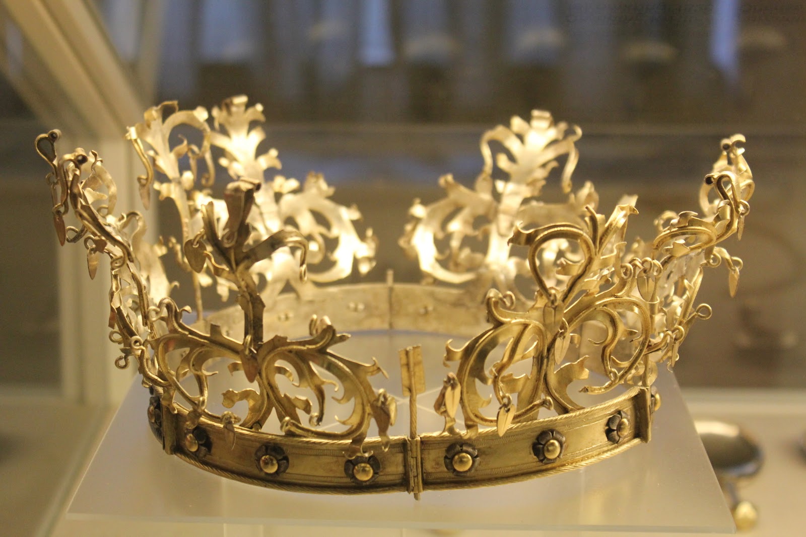 Medieval Bride: Danish National museum's medieval Collection