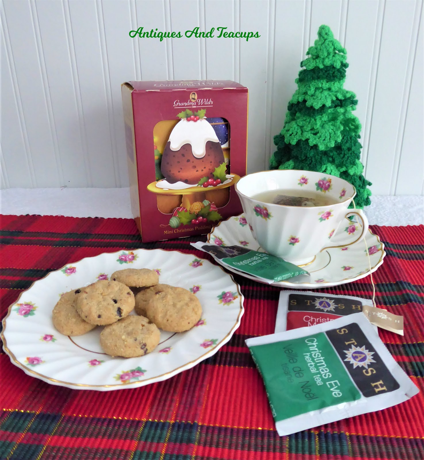 Antiques And Teacups: It's Beginning To Look A Lot Like Christmas ... Antiques And Teacups: It's Beginning To Look A Lot Like Christmas ...