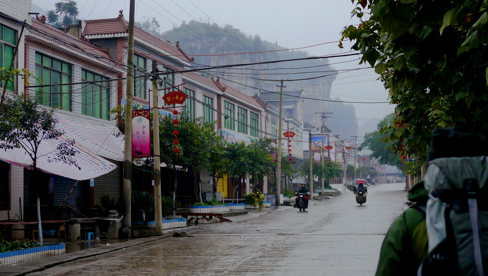 Having a Wonderful Time, Please Send Money: Hanging Coffins of the Bo ...