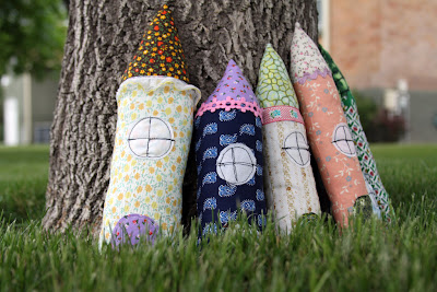 WhiMSy love: Summer Diary Day 31: Fabric Houses Part 4: FINISHED!