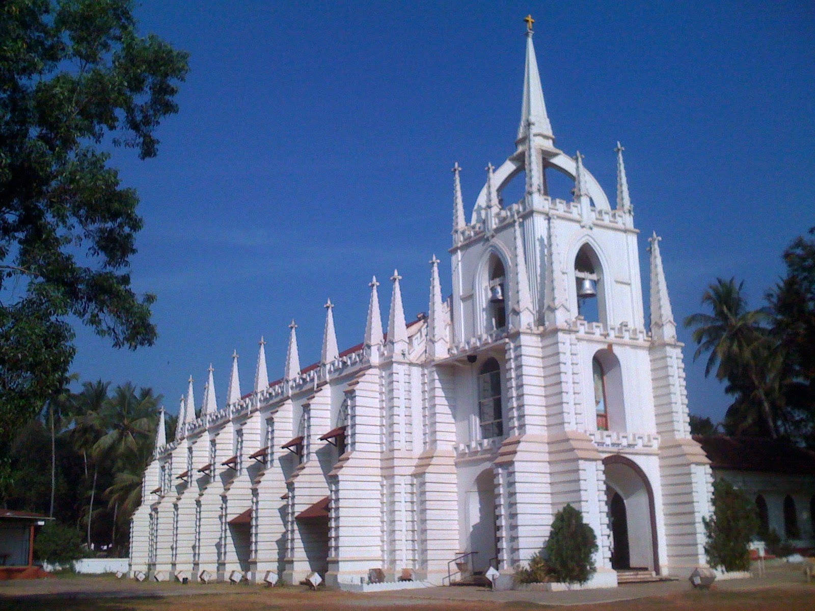 歡 * Fun: Bardez * Saligao Church of Mae de Deus ~ Calangute Church of ...