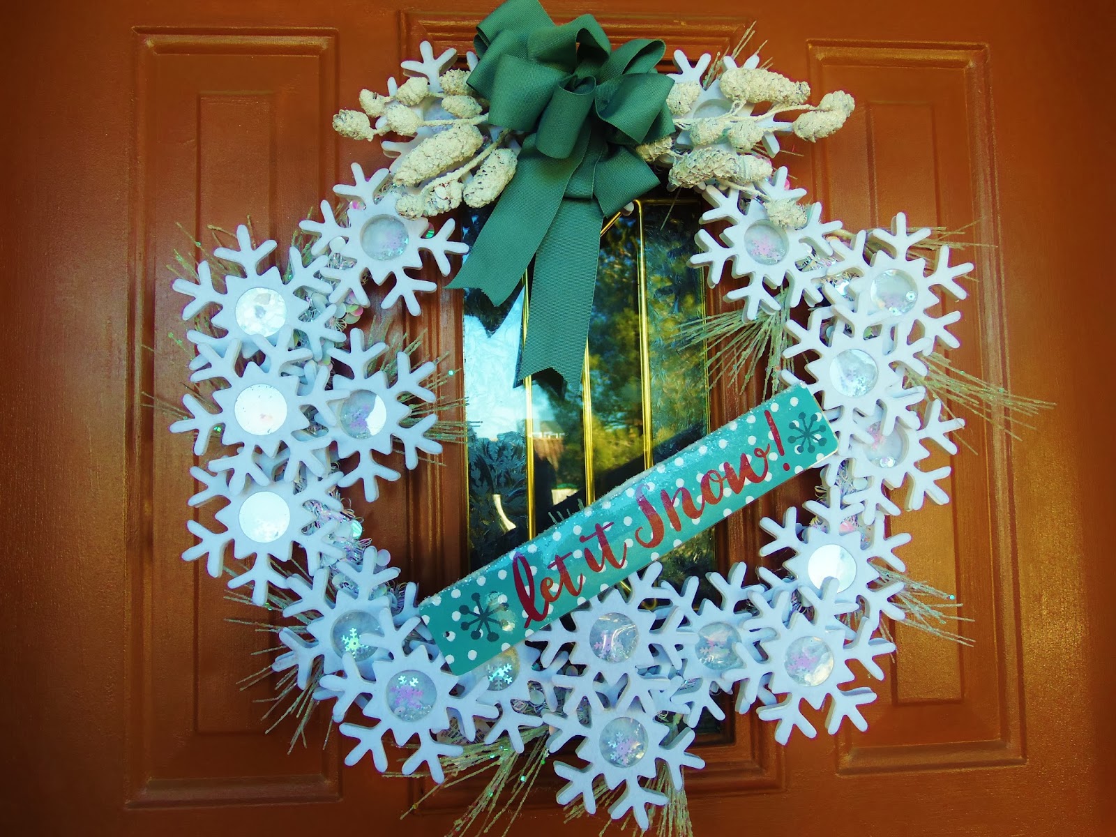 HollysHome Family Life: A Snowflake Wreath for Winter