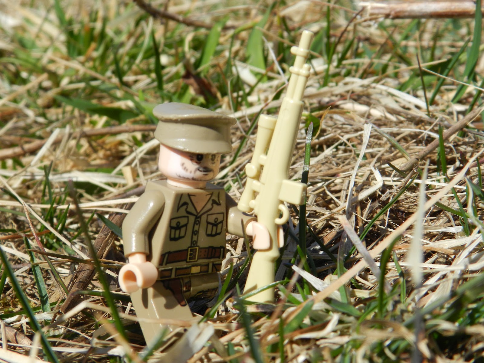 365 Lego photos: Day 1: Hunting in Africa. Part 1