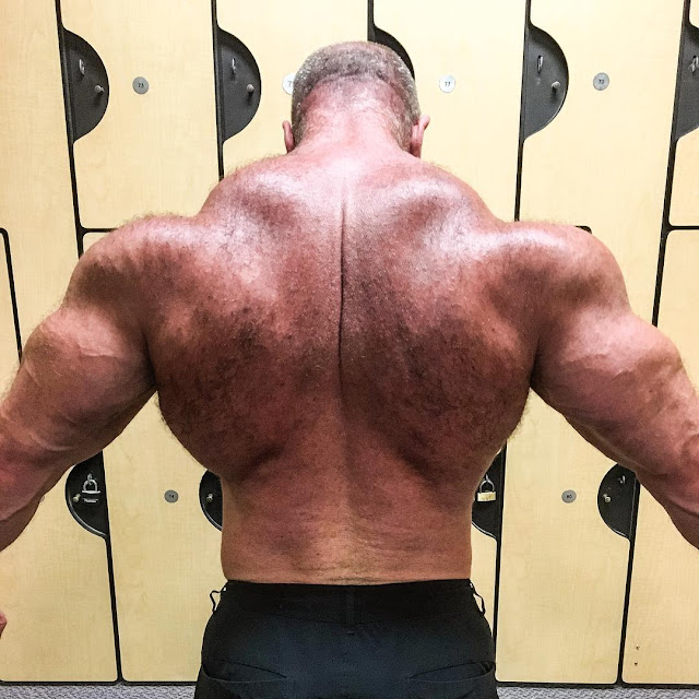 Muscle Lover: Thom Austin