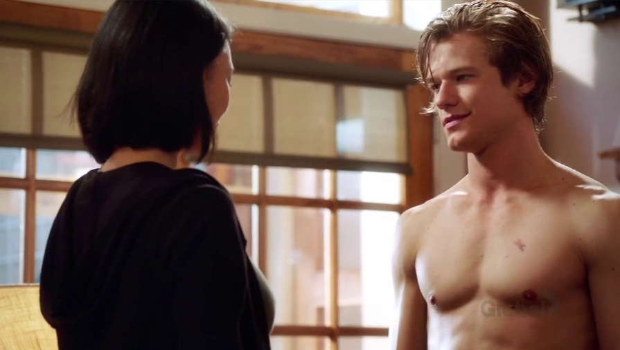 Alexis_Superfan's Shirtless Male Celebs: Lucas Till shirtless in MacGyver, Season 3, Ep 15 Caps ...