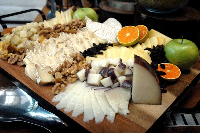 DUDE FOR FOOD: Local Flavors of the Past, Revisited: The Philippine ...