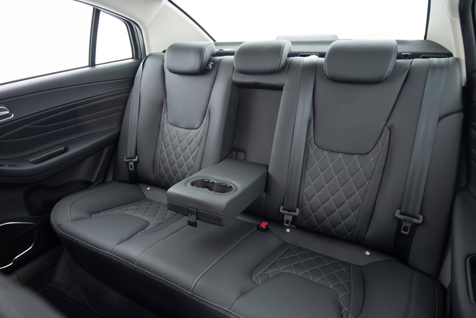 Caoa Chery Arrizo 6 chega ao Brasil - preço R$ 98.400