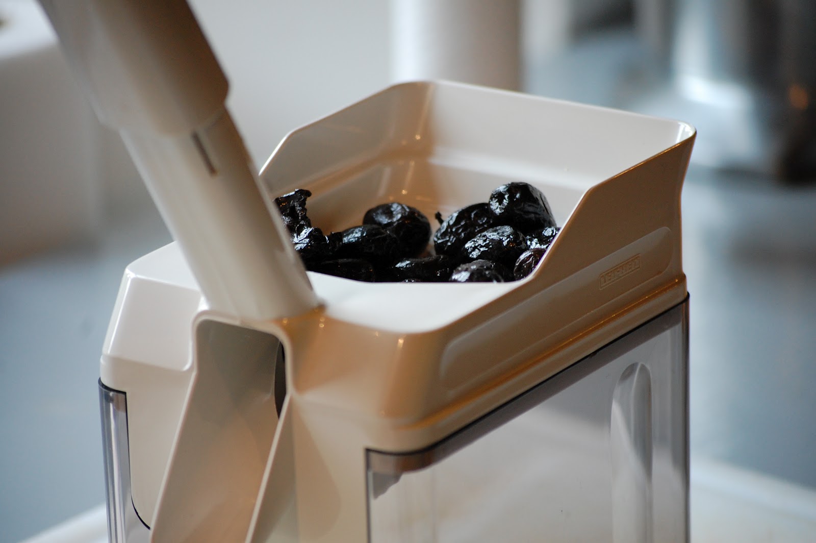 Kookgadget: Kersenontpitter multifunctioneel inzetbaar? - Onze Franse ...