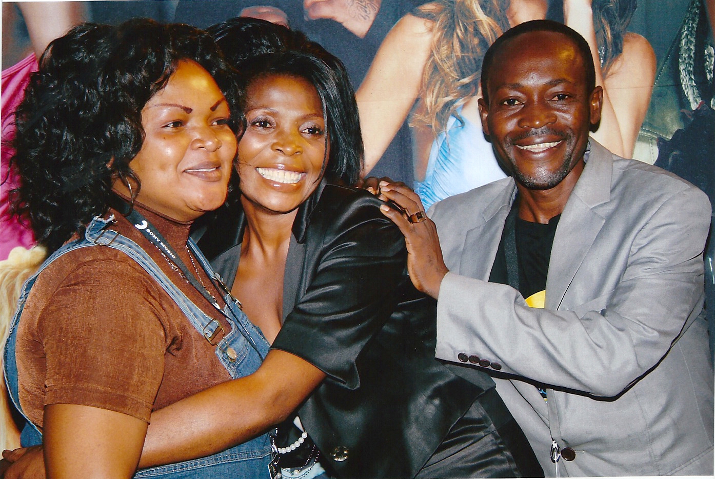 ROSE MUHANDO GOSPEL SINGER FROM TANZANIA: ROSE MUHANDO SIGN MULT-RECORD ...