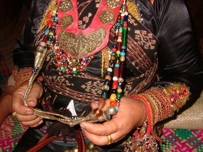 Kampung Panjut Tuaran,Borneo: Ceremonial Objects From Suang Lotud TUARAN