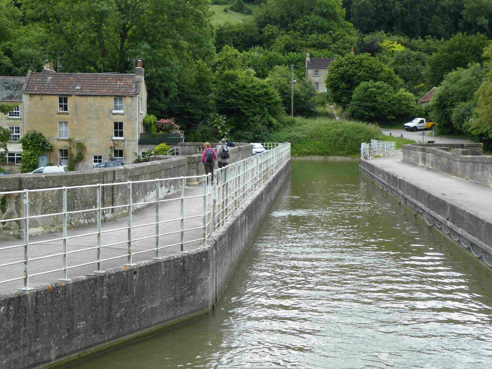 Travelling the Canals of England: Aqueducts and Splendid Architecture