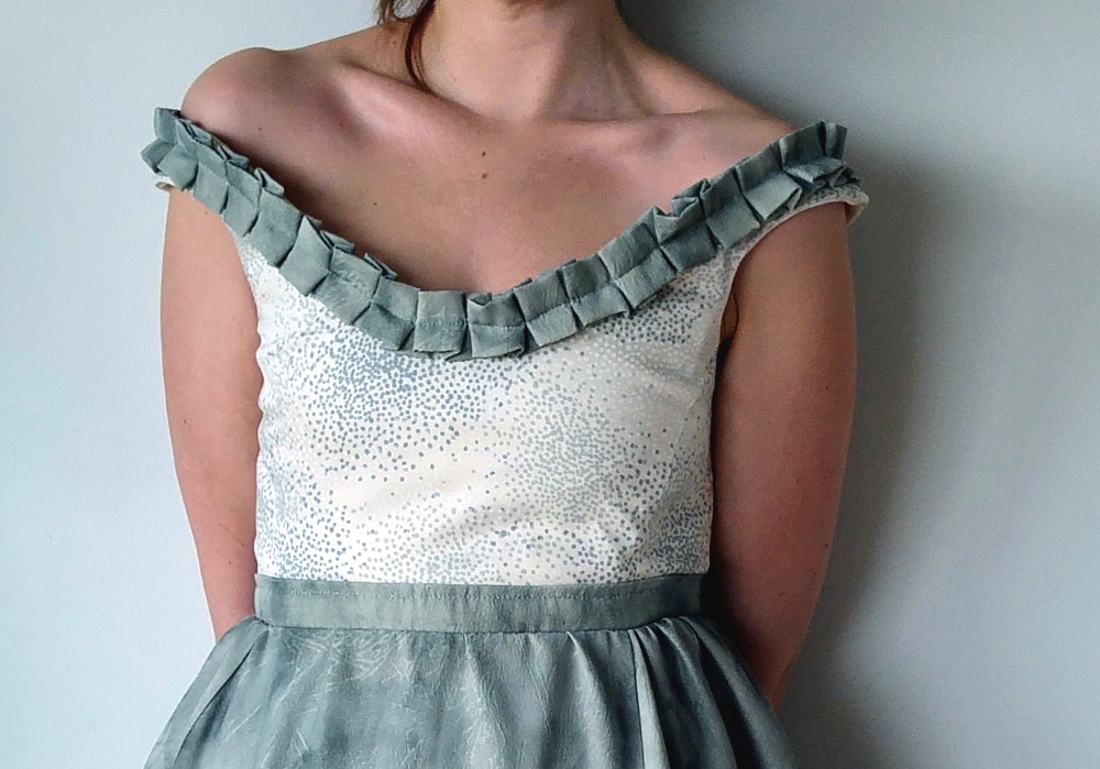Sew Scoundrel: Tutorial: fully lined princess seam bodice from scratch ...