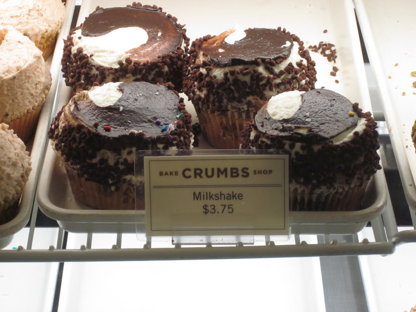 Love and Life at Leadora: A Cupcake Contest...Winner revealed!