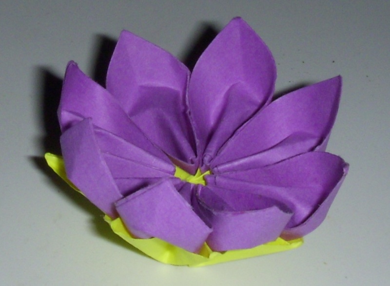 NEW ORIGAMI FLOWER USING POST ITS - Origami