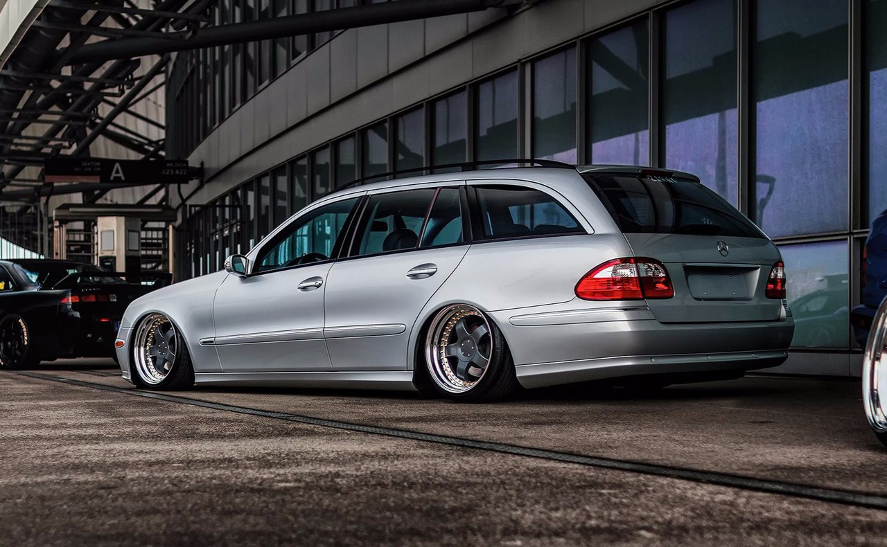 Mostbook: Tuning Mercedes Benz E-Class W211 Stance