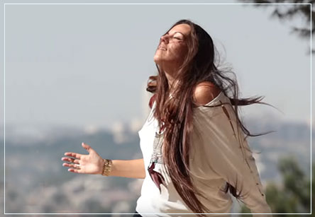 God'sBigShow: Awesome Christian Music: Beckah Shae - Heartbeat