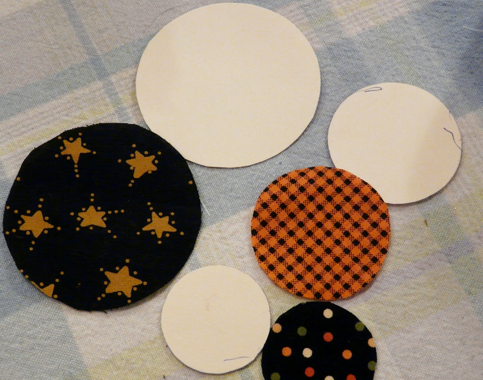 Hudson's Holidays - Designer Shirley Hudson: Scrappy Fabric Circle Pins ...