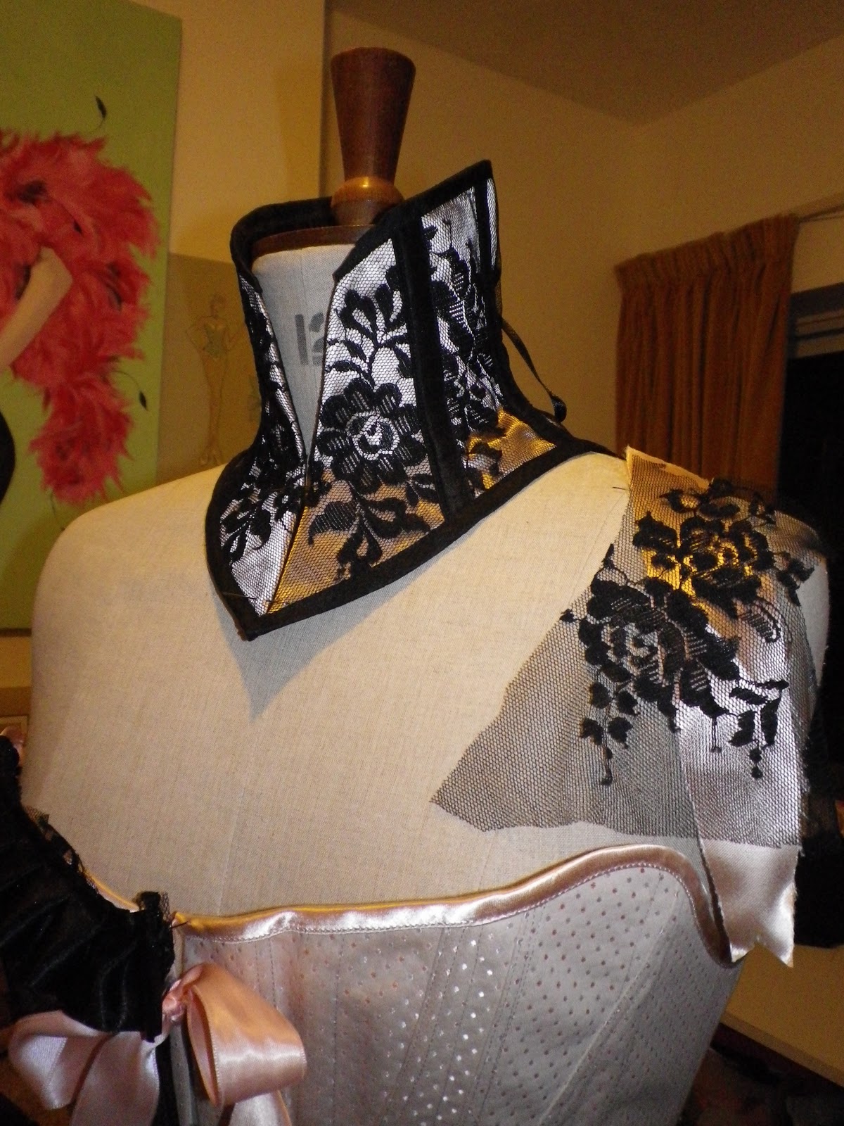 Chrissie Nicholson-Wild - Corset makers diary: Neck corset