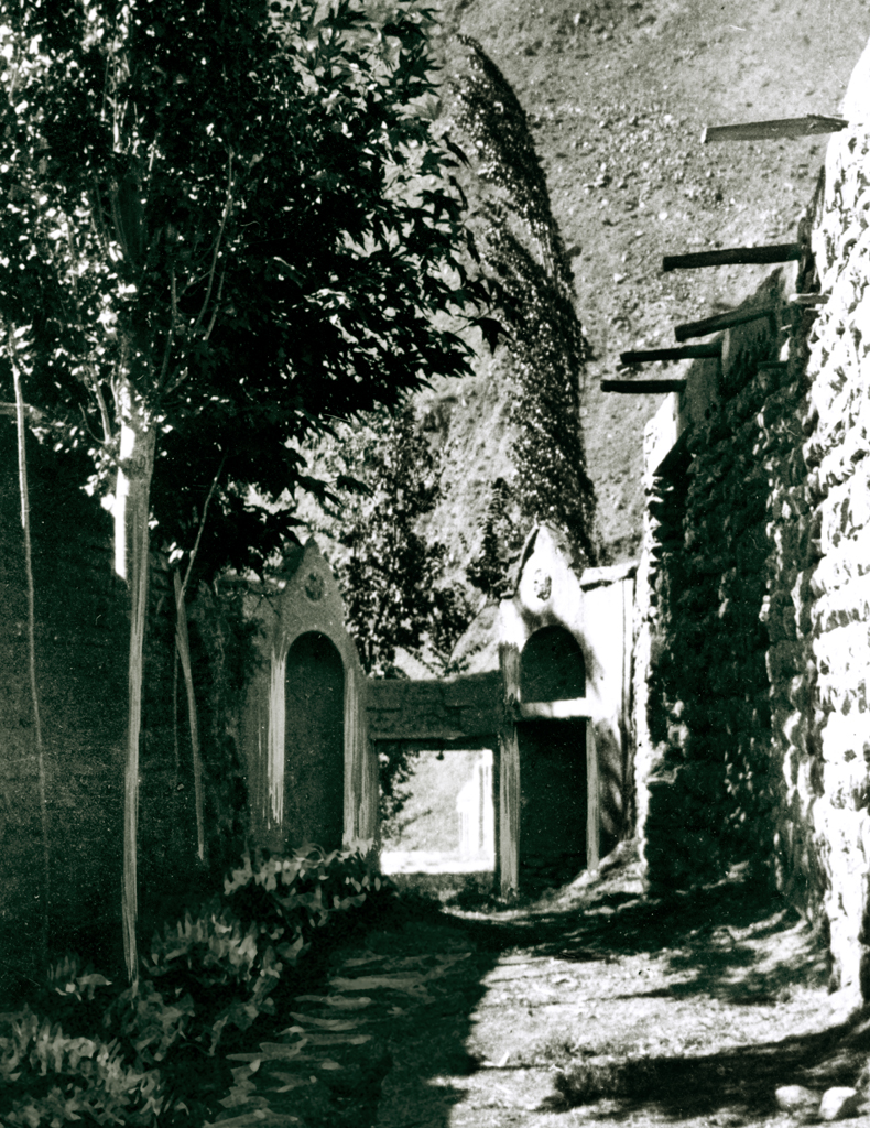 Bahá’u’lláh - The Glory of God: Entrance to Bahá’u’lláh's ancestral ...