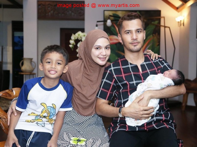 MYARTIS.COM | MYARTIS | MY | ARTIS: 13 GAMBAR - DATUK ALIFF & ISTERI AMBIL ANAK ANGKAT PEREMPUAN