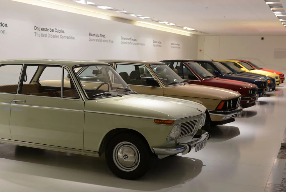 Transformasi BMW Tua Hingga Muda | Oto Lambda Malang