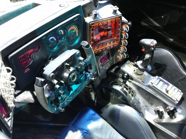 BATMAN V. SUPERMAN - First Look Inside the Cockpit of the Batmobile