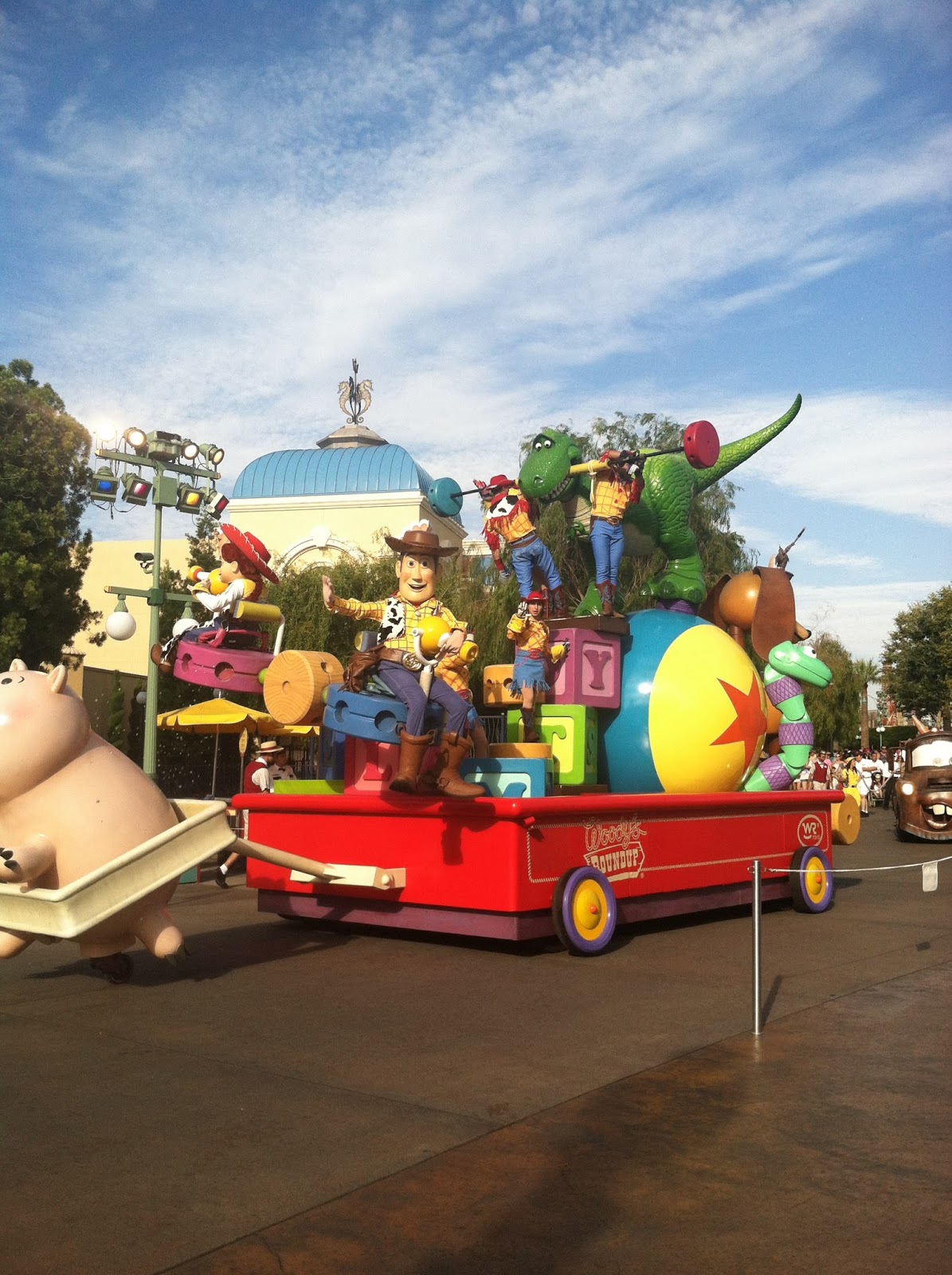SoCal Blog: Disney's California Adventure: Pixar Parade